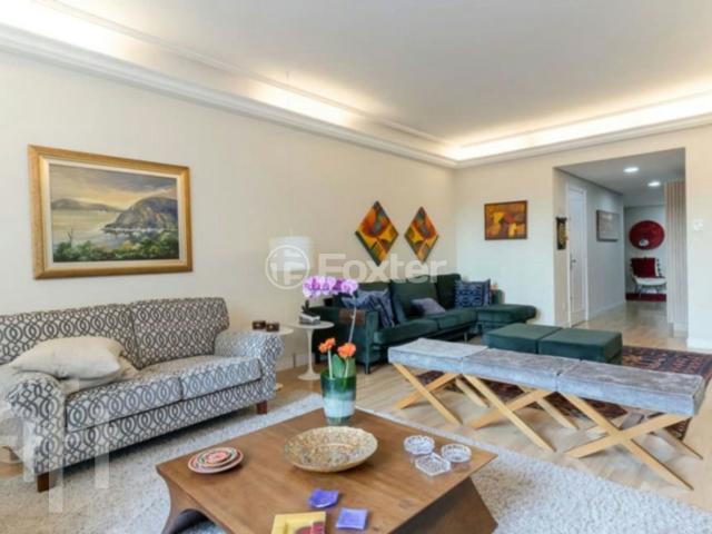 Apartamento com 3 dormitórios em São Paulo