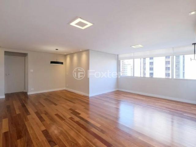 Apartamento com 3 dormitórios em São Paulo