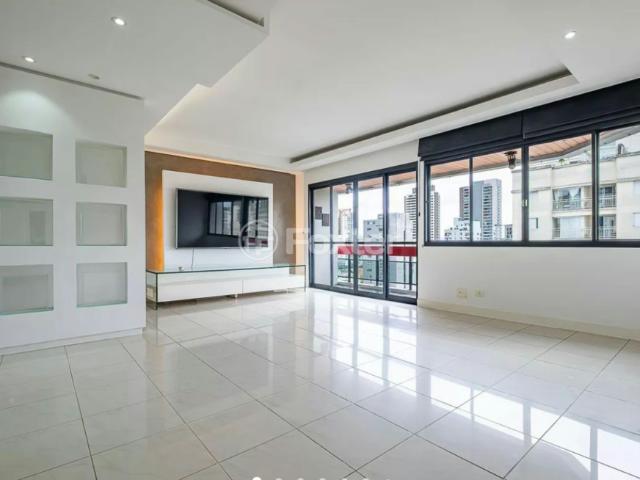 Apartamento com 3 dormitórios em São Paulo