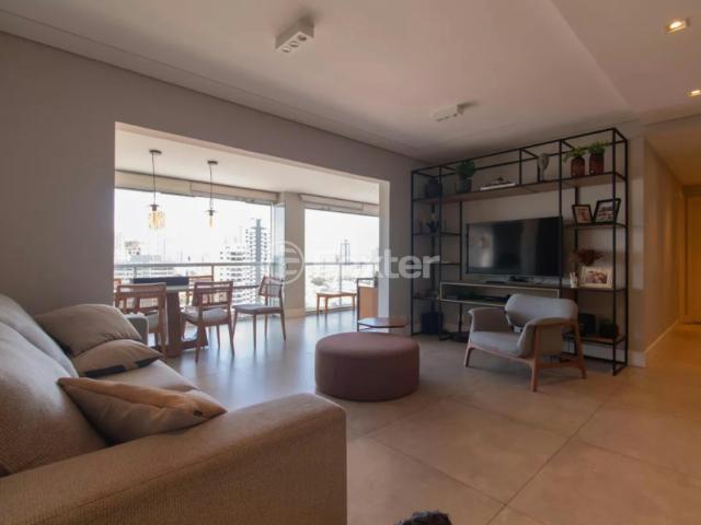 Apartamento com 3 dormitórios em São Paulo