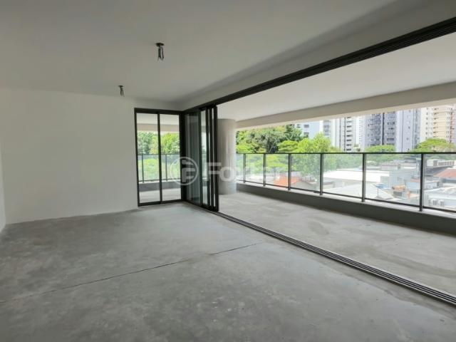 Apartamento com 3 dormitórios em São Paulo