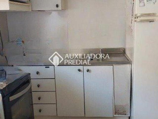 Apartamento com 3 dormitórios no bairro Camaquã