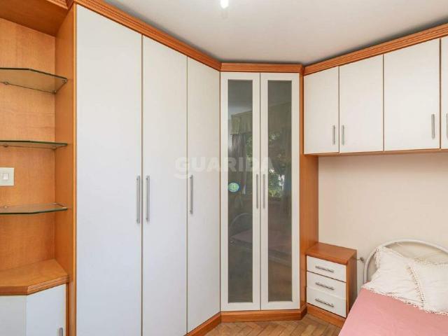 Apartamento com 3 dormitórios no bairro Jardim Botânico COD: 22877