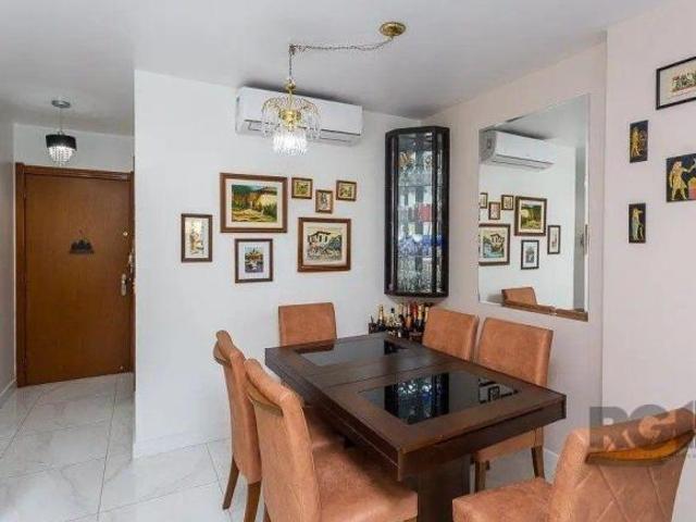 Apartamento com 3 dormitórios no bairro Jardim Carvalho
