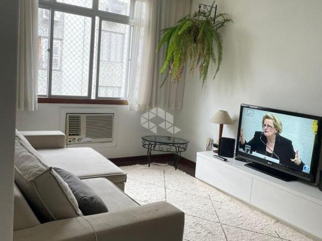 Apartamento com 3 dormitórios no bairro Menino Deus