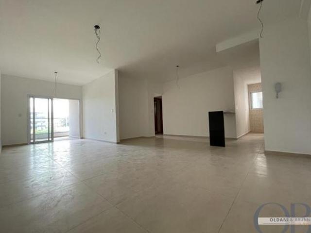 APARTAMENTO COM 3 DORMITÓRIOS NO CENTRO
