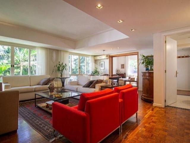 Apartamento com 3 dormitórios no Moinhos de Vento