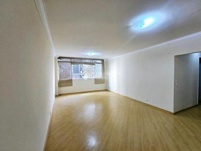 Apartamento com 3 dormitórios, prédio vintage no Itaim