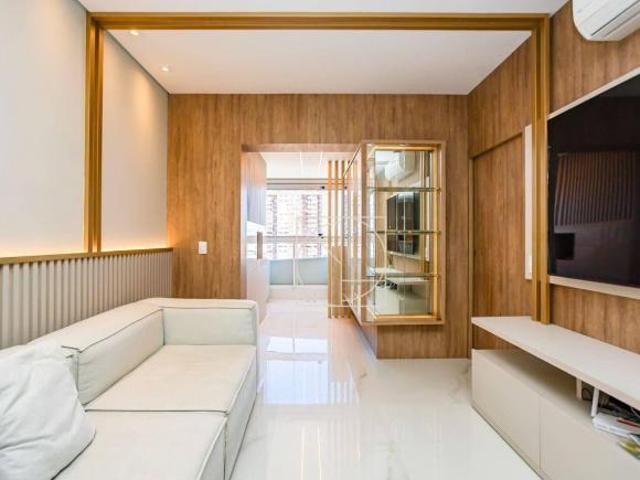 Apartamento com 3 dormitórios R$ 1.950.000,00 Centro