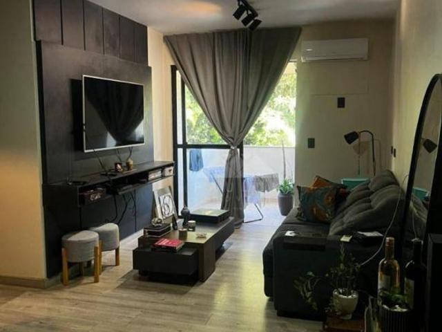 Apartamento com 3 dormitórios sendo 1 suíte à venda, 93 m² por R$ 650.000 Edifício Lyon Foz do I