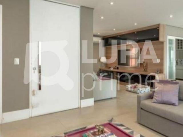 Apartamento com 3 dormitórios sendo 1 suíte á venda em Santana