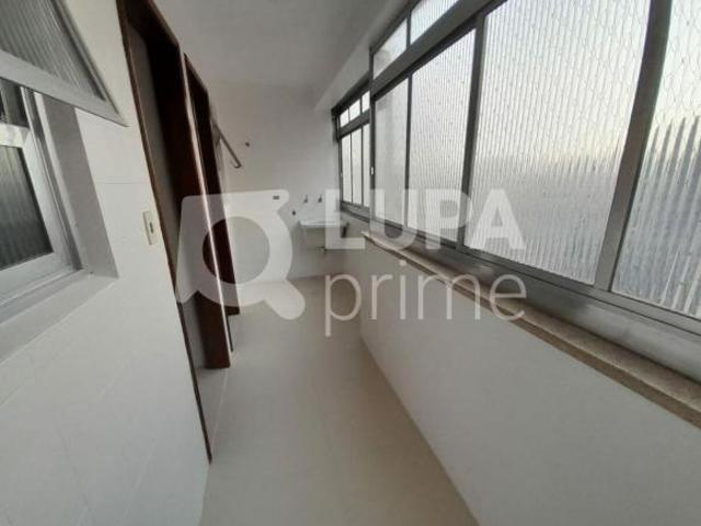 Apartamento com 3 dormitórios sendo 1 suíte á venda em Santana