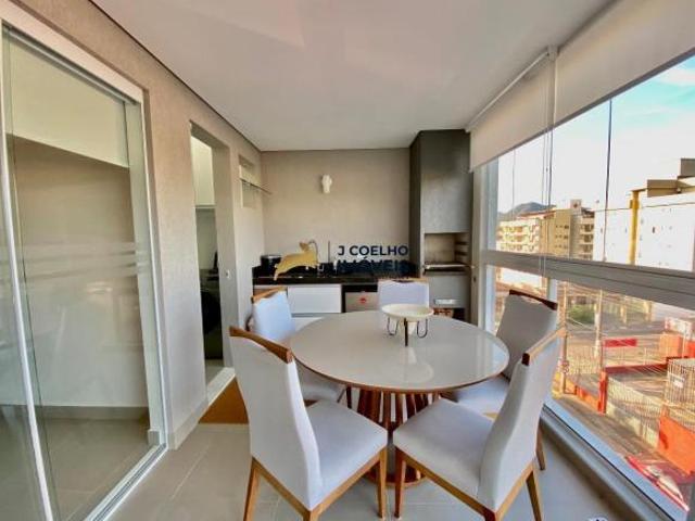 Apartamento com 3 dormitórios sendo 1 suíte a venda no Centro de Ubatuba SP