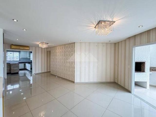 Apartamento com 3 dormitórios sendo 1 suíte à venda por R$ 1.400.000 Edifício Villa Appia Foz do