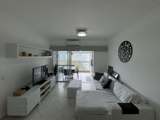 Apartamento com 3 dormitórios, sendo 1 suíte, com 2 vagas de garagem, 94 m², à locação por R$ 15.000,00 Bertioga/SP, Riviera de São Lourenço, Módulo: 8