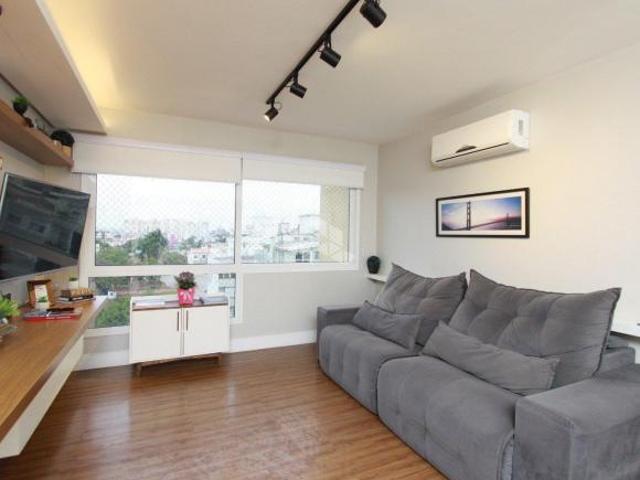 Apartamento com 3 dormitórios, sendo 1 suíte e 1 vaga no bairro Cristo Redentor