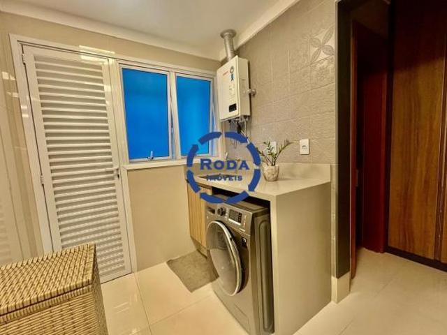 Apartamento com 3 dormitórios, sendo 1 suíte, localizado na valorizada Ponta da Praia