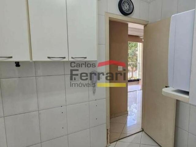 Apartamento com 3 dormitórios, sendo 1 suíte, varanda, 1 vaga