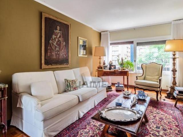 Apartamento com 3 dormitórios sendo 1 suíte 2 banheiros e 2 vagas Cerqueira César
