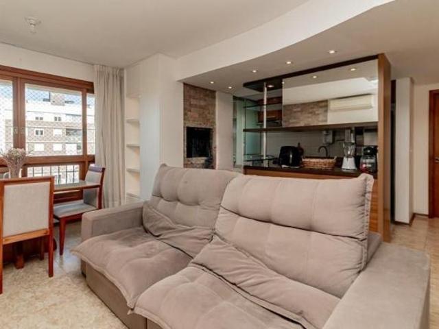 Apartamento com 3 dormitórios sendo 1 suíte, 2 banheiros, lareira, churrasquei