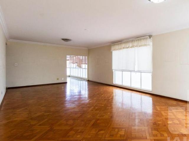 Apartamento com 3 dormitórios sendo 1 suite 3 banheiros sala 2 ambientes 2 vagas em Higienópolis