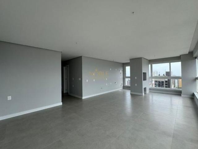 Apartamento com 3 Dormitórios sendo 1 Suíte