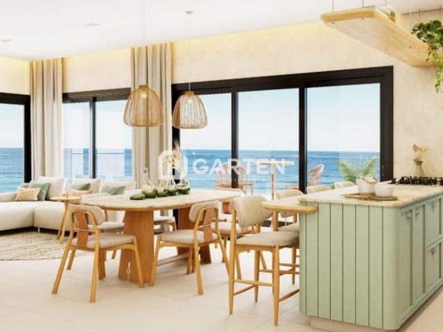 Apartamento com 3 dormitórios sendo 2 suíte frente mar no balneário Albatroz, Ma