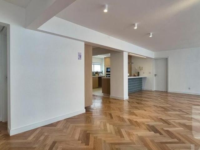 Apartamento com 3 dormitórios sendo 2 suítes e 1 vaga Jardim Paulista