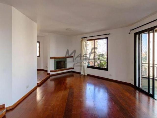 Apartamento com 3 dormitórios, sendo 2 suítes, sala ampliada, andar alto, varanda, a poucos minutos
