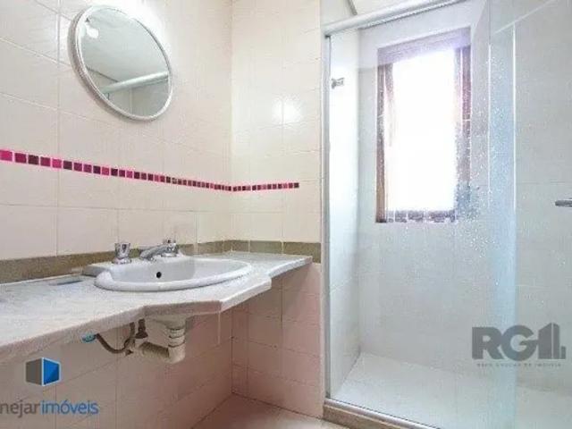 Apartamento com 3 Dormitórios, Suíte e Sacada e 1 vaga 115m² Petrópolis