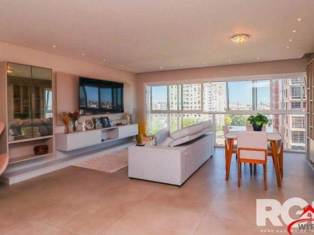 Apartamento com 3 Dormitórios, Suíte e Vaga Dupla – Andar Alto