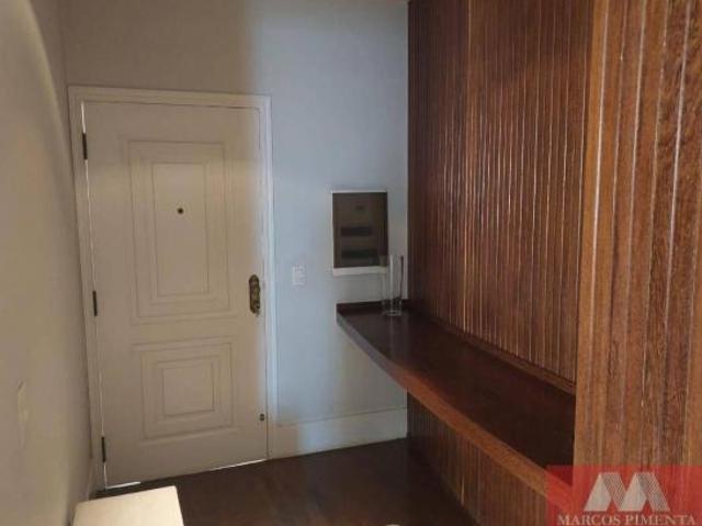 Apartamento com 3 dorms 2 suítes, 174mts e 2 vagas próximo aos Jardins