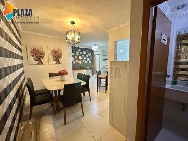 Apartamento com 3 quartos, mobiliado e com vista mar, disponível para alugar, no