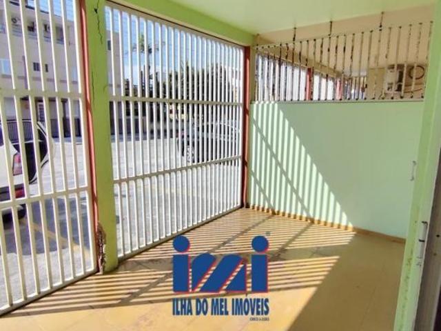 Apartamento com 3 quartos na faixa do mar Leblon