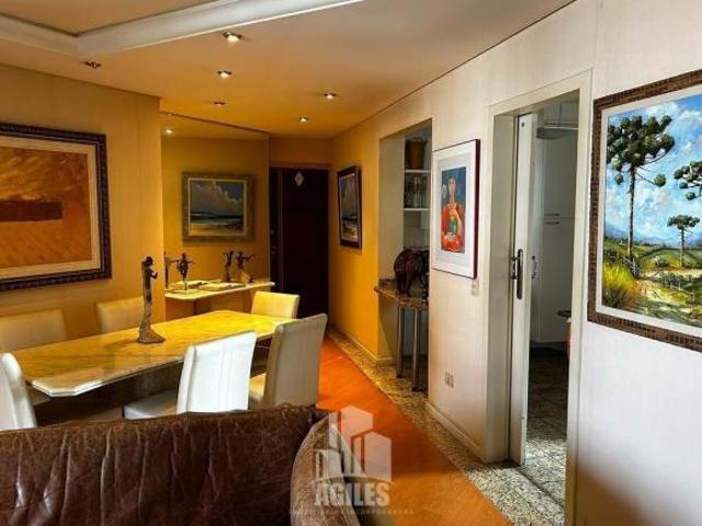 Apartamento com 3 quartos no Água Verde