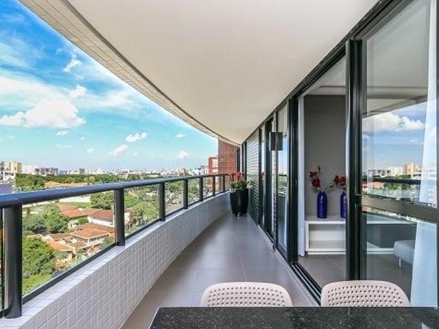 Apartamento com 3 quartos no Cabral PR
