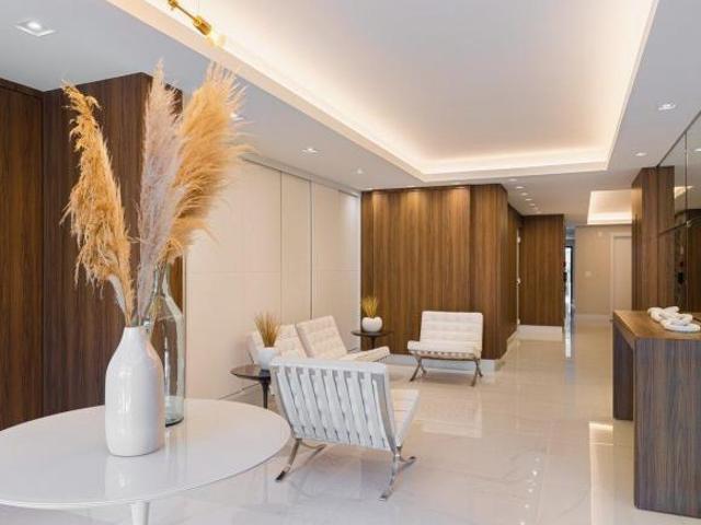 Apartamento com 3 quartos no Cabral PR