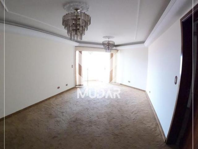 Apartamento com 3 quartos no Ed. Barão do Rio Branco