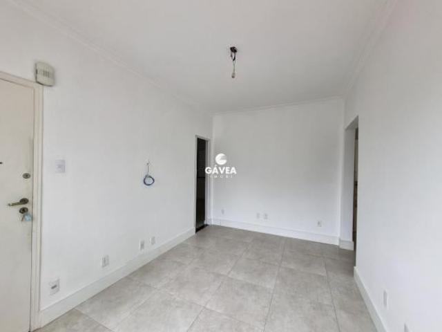 APARTAMENTO COM 3 QUARTOS NO EMBARÉ EM SANTOS