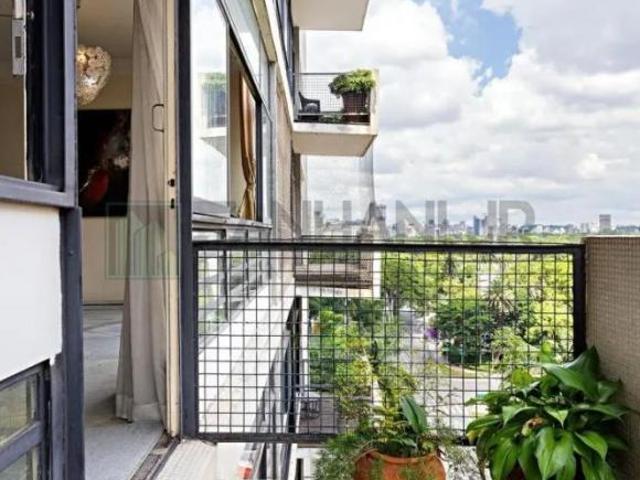 Apartamento com 3 Quartos no Jardim América, São Paulo 160m², 3 Salas, 3 Banheiros e 2 Vagas de G