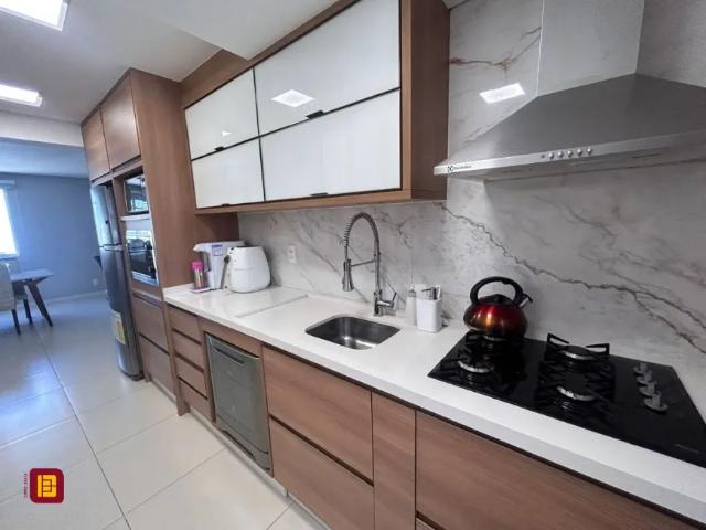Apartamento com 3 quartos no Pedra Branca Palhoça/SC