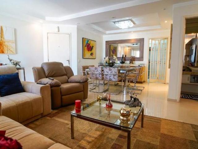 Apartamento com 3 quartos à venda, 118m² Centro