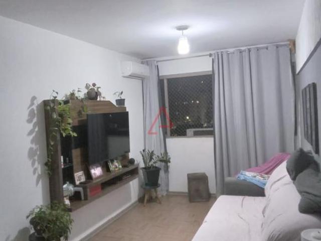 Apartamento com 3 Quartos à Venda, 70m² por R$260.000,00, Vila Larsen, Londrina PR