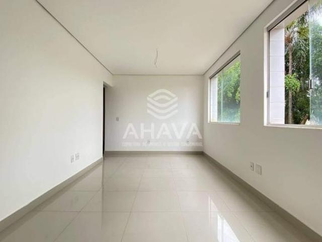Apartamento com 3 Quartos à Venda