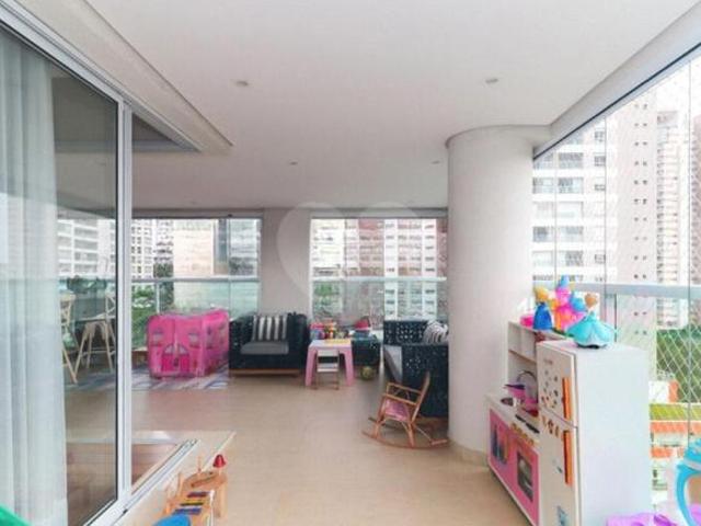 Apartamento com 3 quartos à venda em Campo belo SP