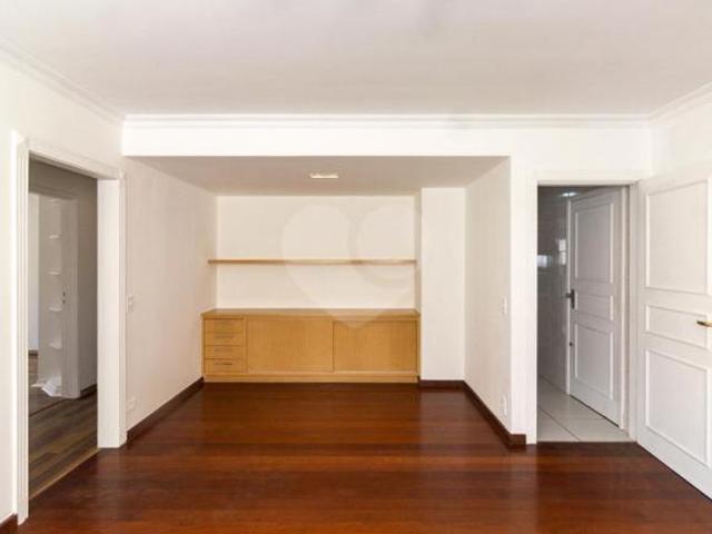 Apartamento com 3 quartos à venda em Campo belo SP
