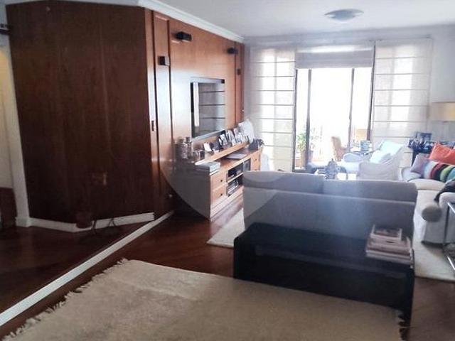 Apartamento com 3 quartos à venda em Campo Belo SP