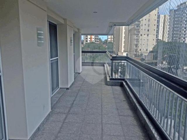 Apartamento com 3 quartos à venda em Campo belo SP