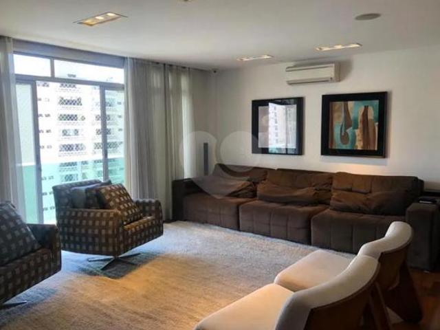Apartamento com 3 quartos à venda em Campo belo SP