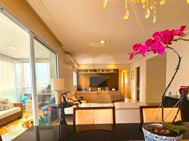 Apartamento com 3 quartos à venda em Campo Belo SP